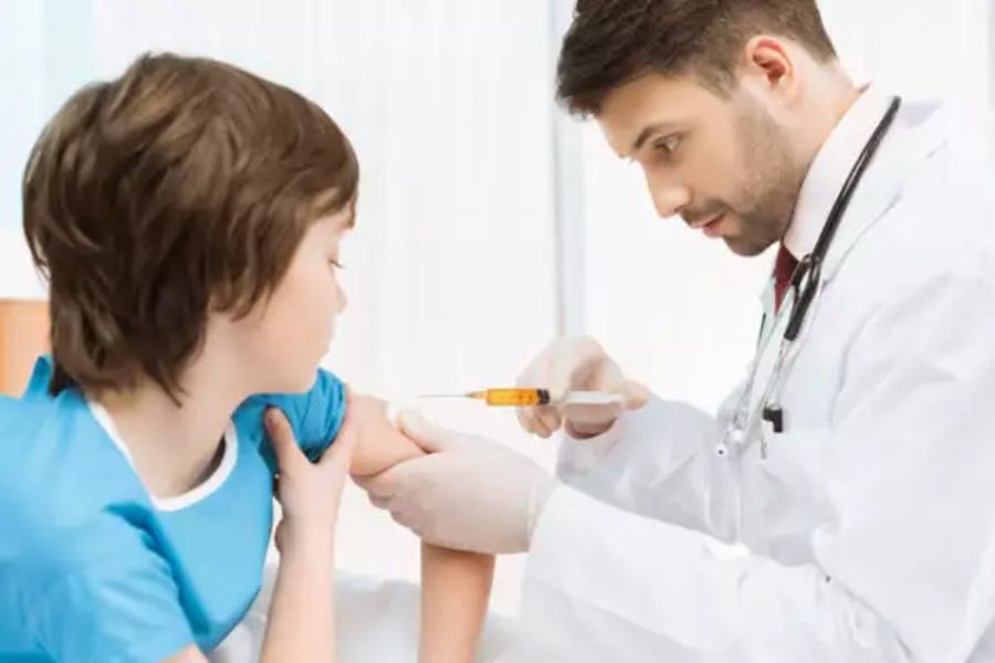 Εμβόλιο HPV: Δωρεάν και στα αγόρια ‑ Σε ποια ηλικία πρέπει να γίνεται ...
