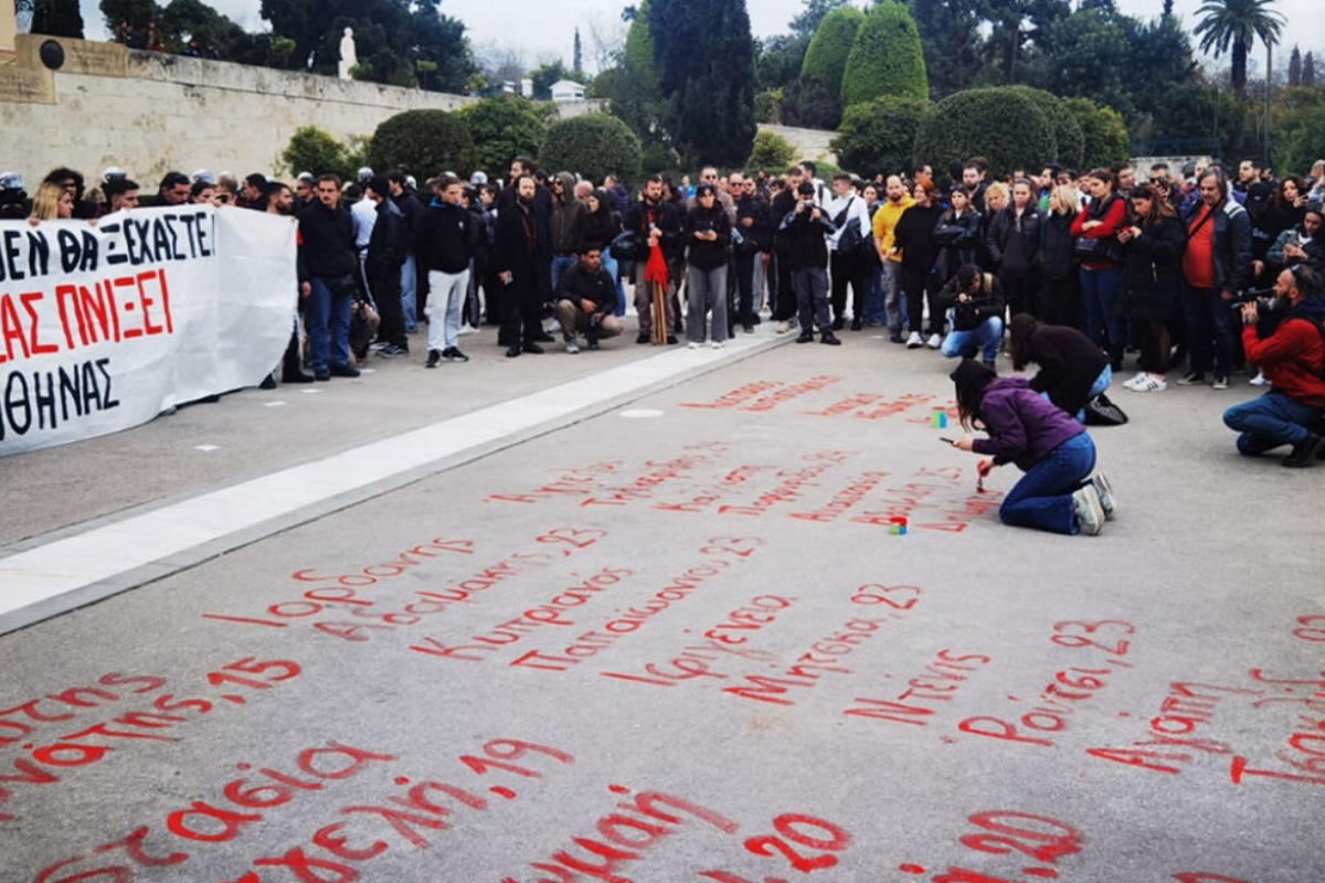 Χάρης Δούκας για Τέμπη: «Θα εισηγηθώ τη δημιουργία μνημείου για τα ...