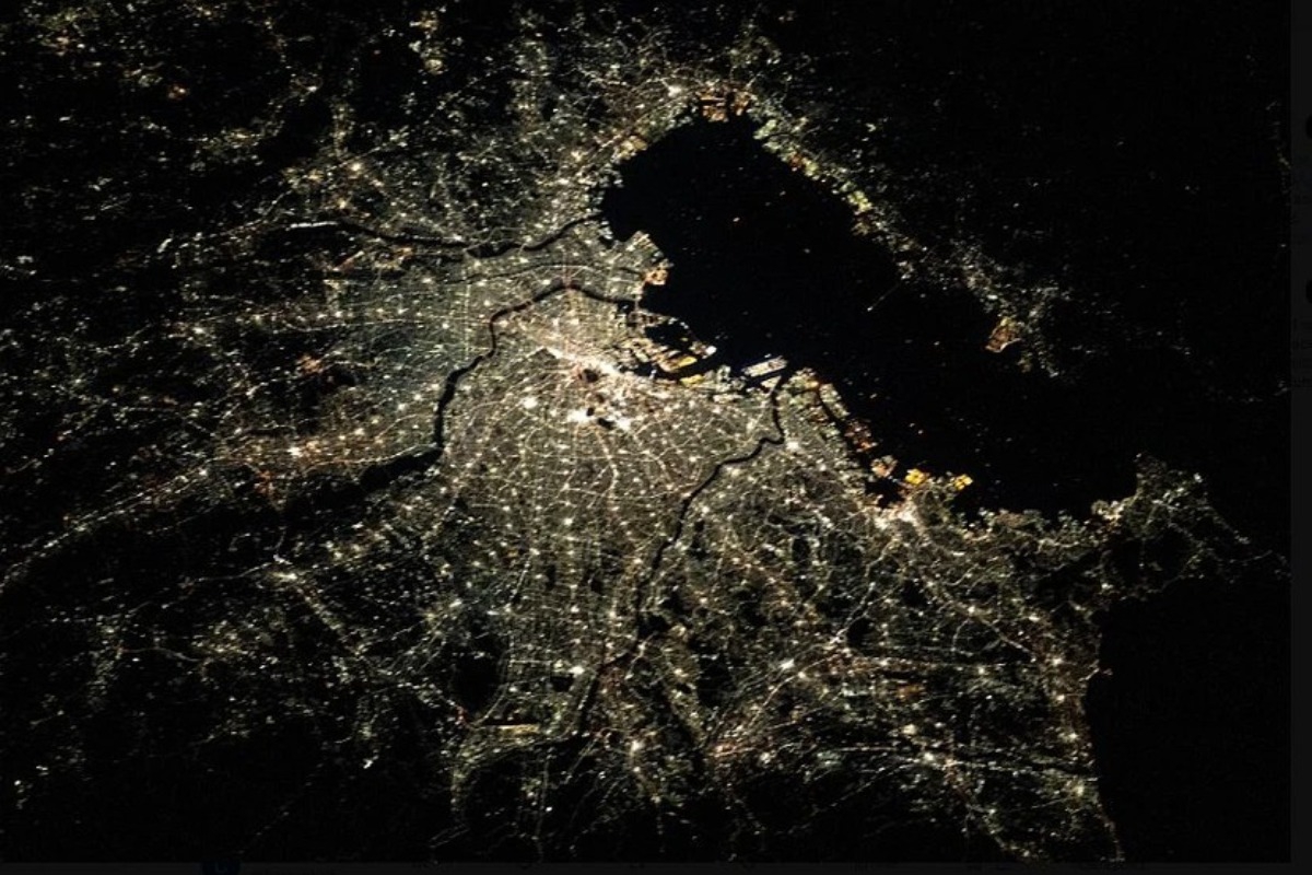 Εντυπωσιακές εικόνες της NASA δείχνουν τον εορτασμό της Πρωτοχρονιάς ...