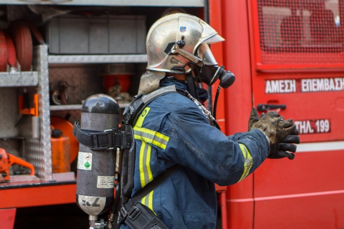 Βόλος: Πυρομανής γιατρός έβαλε φωτιά στο σπίτι του | E-Radio.gr Ειδήσεις