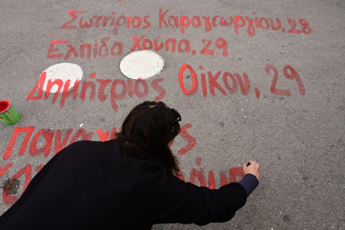 Τέμπη: Σβήστηκαν τα 57 ονόματα από την πλατεία Συντάγματος – Τι απαντά ...