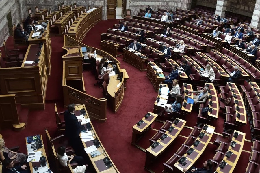 Αρση ασυλίας για 5 βουλευτές αποφάσισε η Βουλή | E-Radio.gr Ειδήσεις