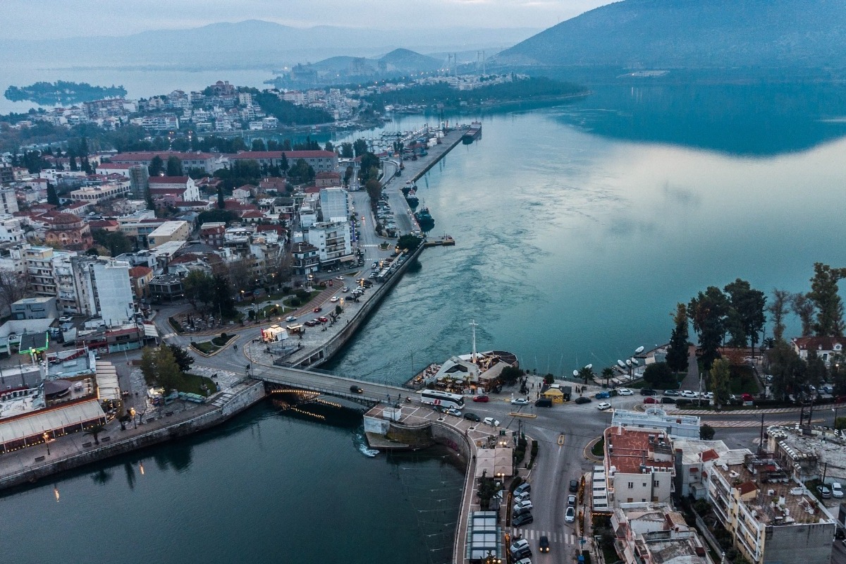 Χαλκίδα: Ασθεvής ξεψύxησε περιμένοντας το ασθενοφόρο | E-Radio.gr Ειδήσεις