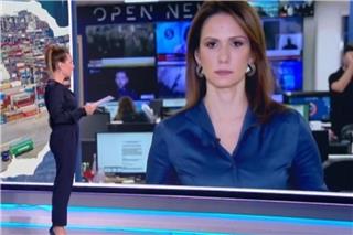 Απρόοπτο στο Open με δημοσιογράφο να παίζει... μπάσκετ σε ζωντανή ...